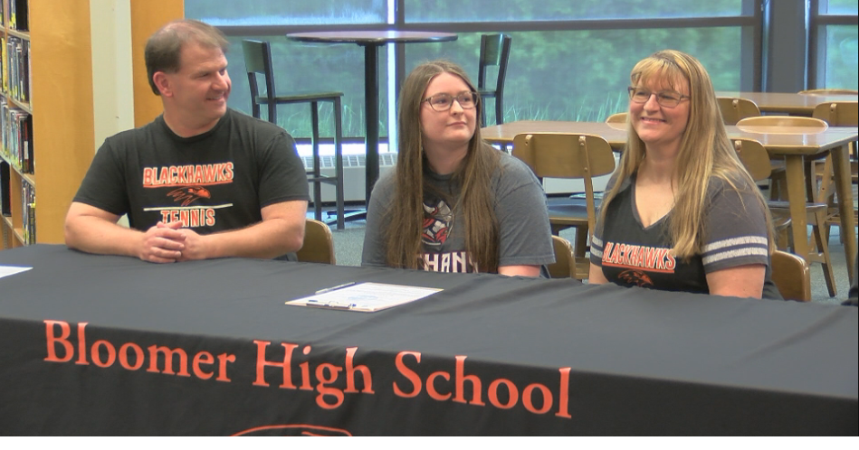 Bloomer's Omar puts pen to paper to join Bethany Lutheran tennis team ...