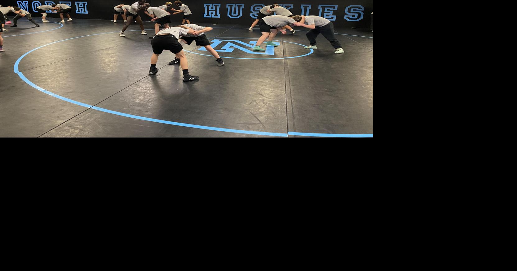 Huskies have record wrestling numbers again | Prep Sports | wqow.com