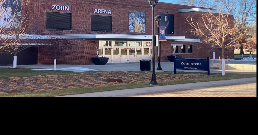 Spring UWEC graduation will be the last at Zorn Arena | News | wqow.com