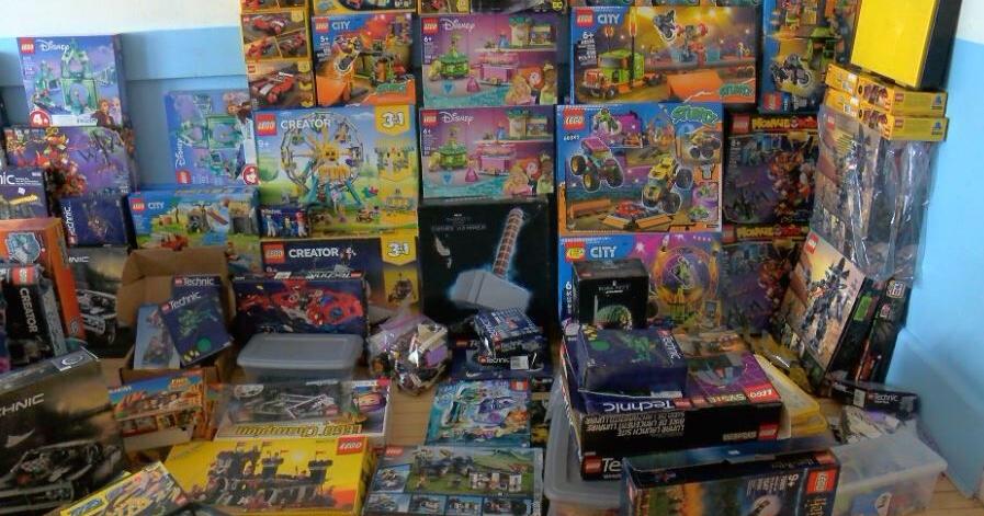 Clark County man selling Lego collection valued at over $14,000 | Top ...