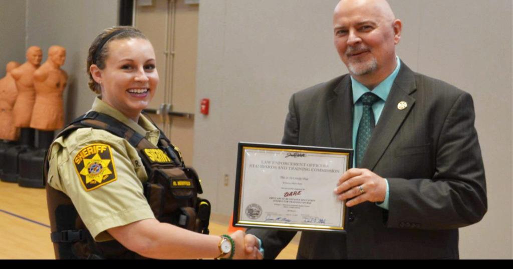 Dunn County Sheriff’s Office celebrates D.A.R.E. graduate | News | wqow.com