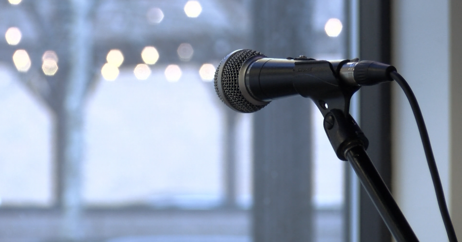 The Eau Claire open mic scene boosts local talent | Top Stories | wqow.com