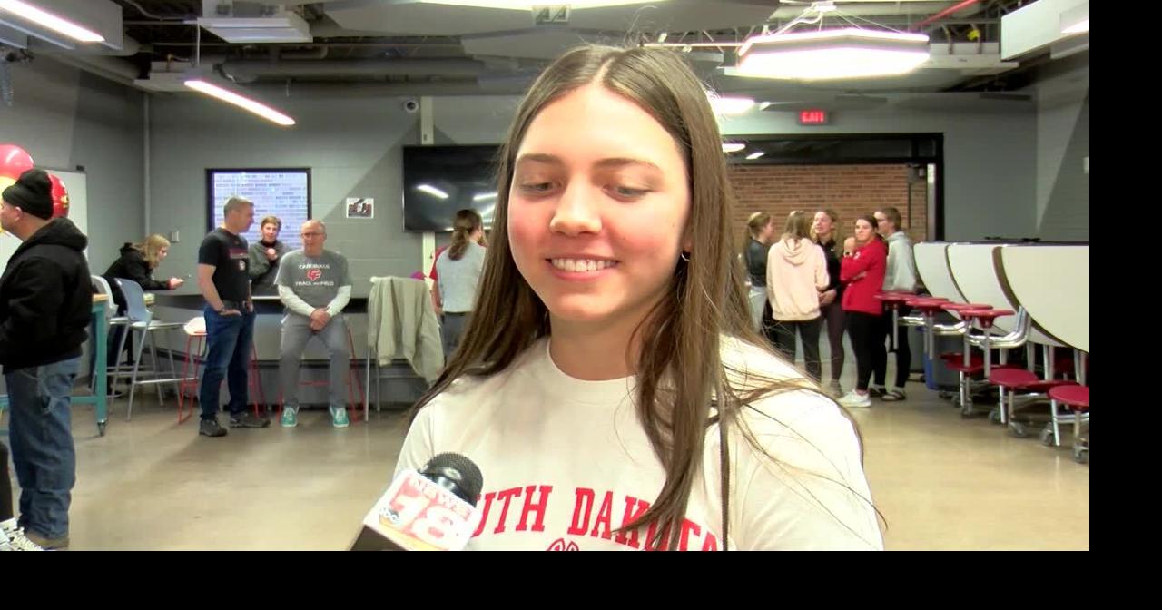 WEB EXTRA: Ella Spitz on signing letter of intent | Video | wqow.com