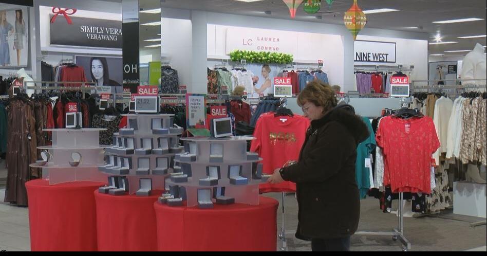 Eau Claire stores swamped with holiday shoppers | Commerce | wqow.com