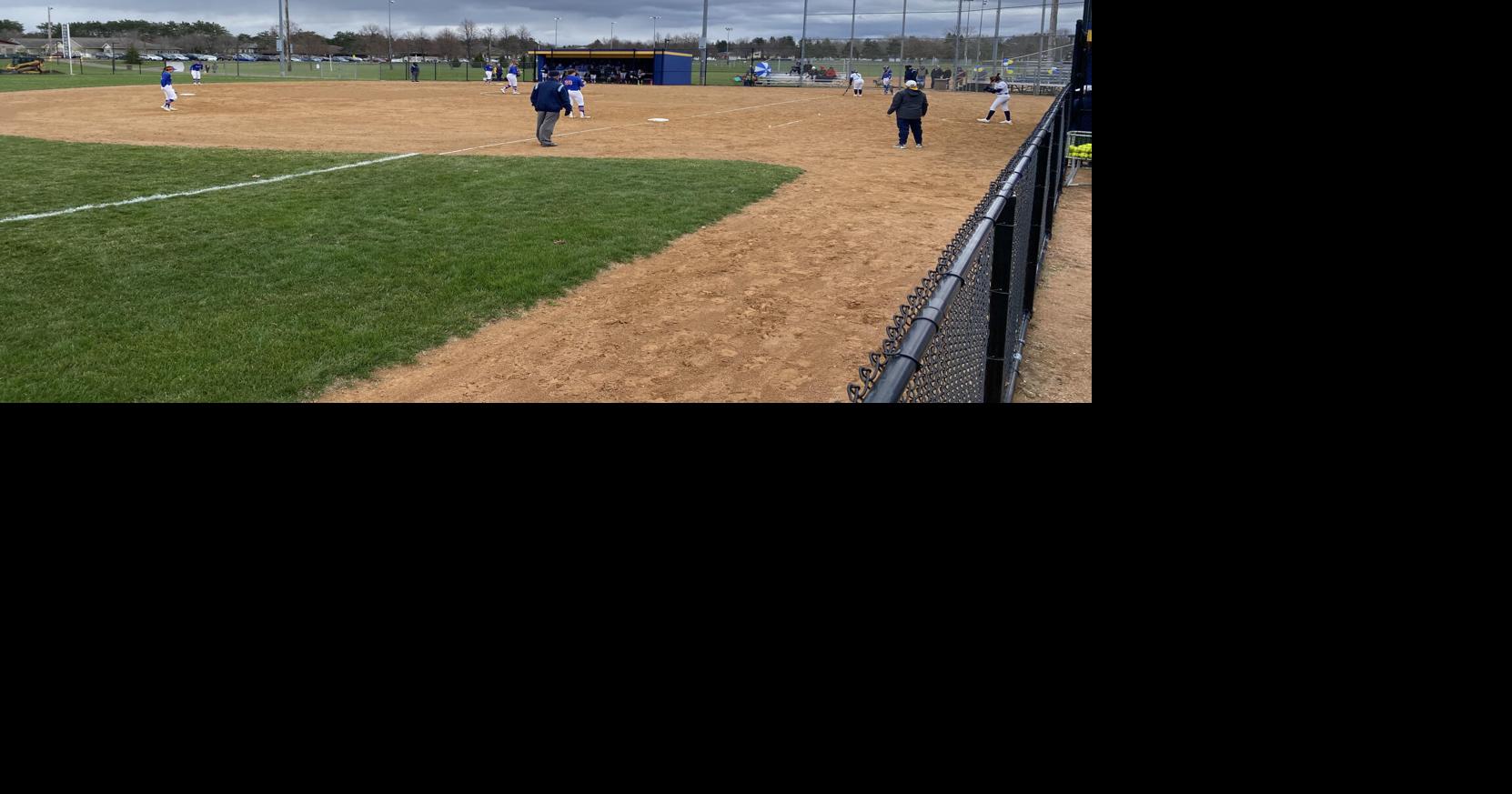 Blugolds softball splits doubleheader vs Pioneers | College Sports ...