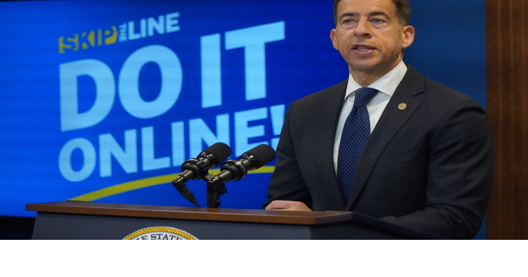 Illinois Secretary of State Alexi Giannoulias announces new DMV website ...
