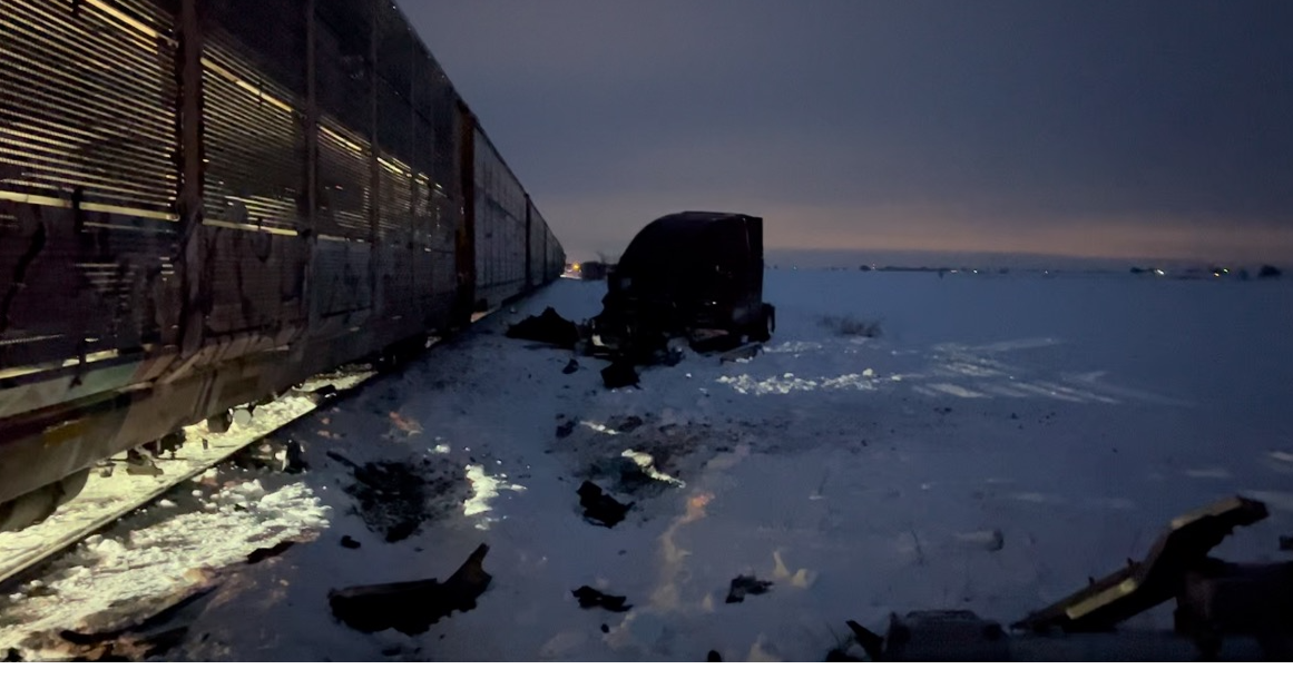 Union Pacific train hits semi-truck stuck at crossing in Lee County ...