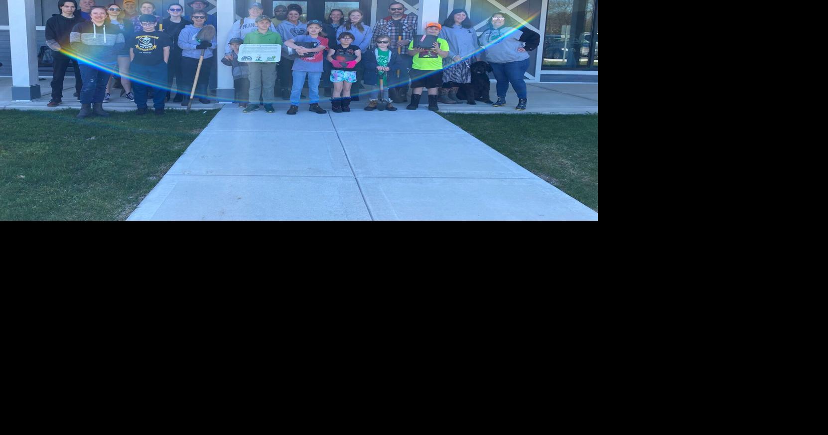 4-H Green Communities Tree Program plants oak trees as part of ...