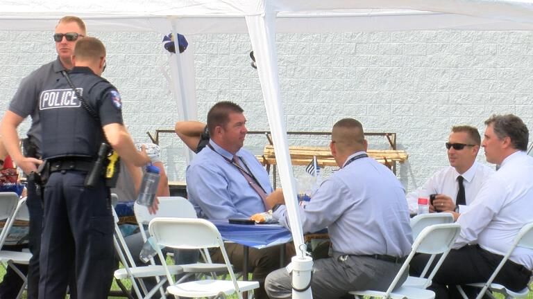 Local business serves hot dogs, appreciation to police officers | News ...