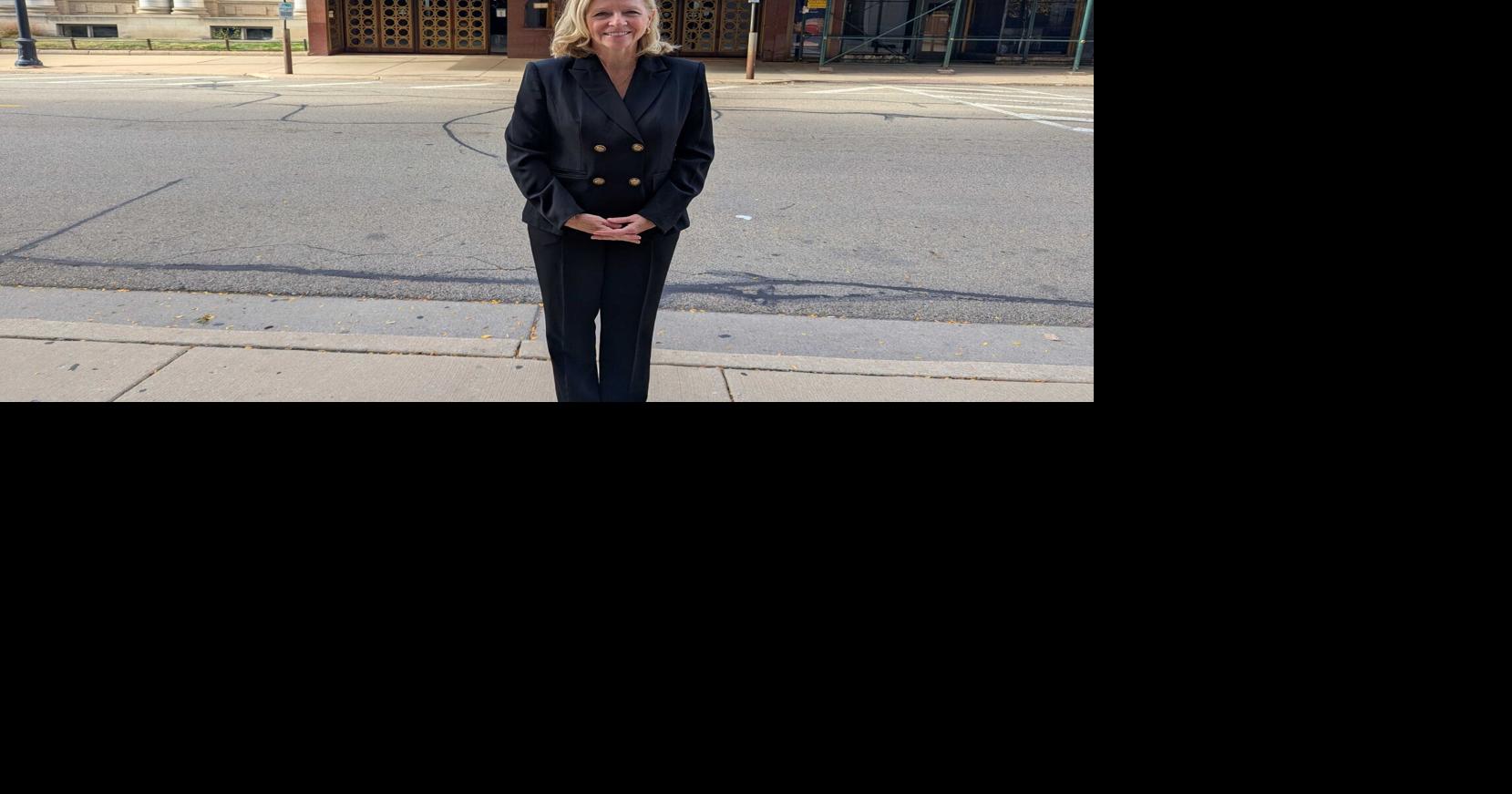 After 25 years, curtains close on Beth Howard's tenure with Rockford's ...