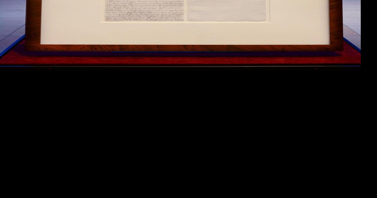 Handwritten copy of the Gettysburg Address being displayed in ...
