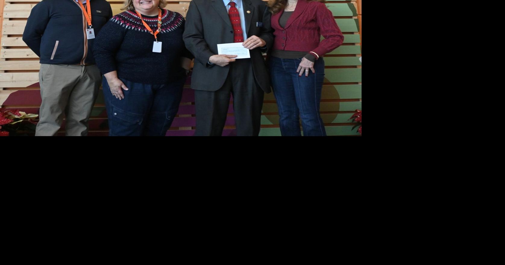 Congressman Foster fulfills promise, donates paycheck from government ...