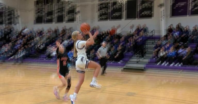 Syndey Carlson reaches 1,000 points | Sports | wrex.com