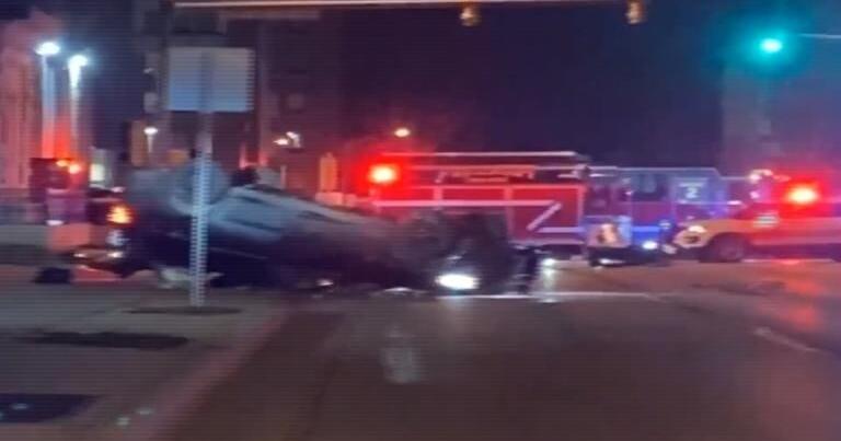 Three hospitalized after crash in downtown Freeport | News | wrex.com