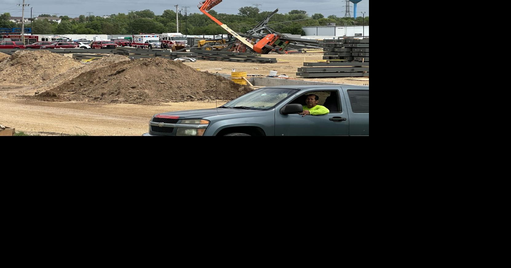 3 workers injured in collapse near Hennig in Machesney Park | Watch ...