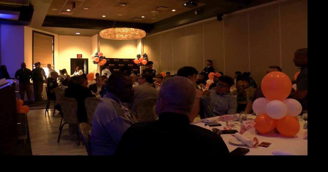 Chicago Bears meet and greet with Rockford Youth football players ...