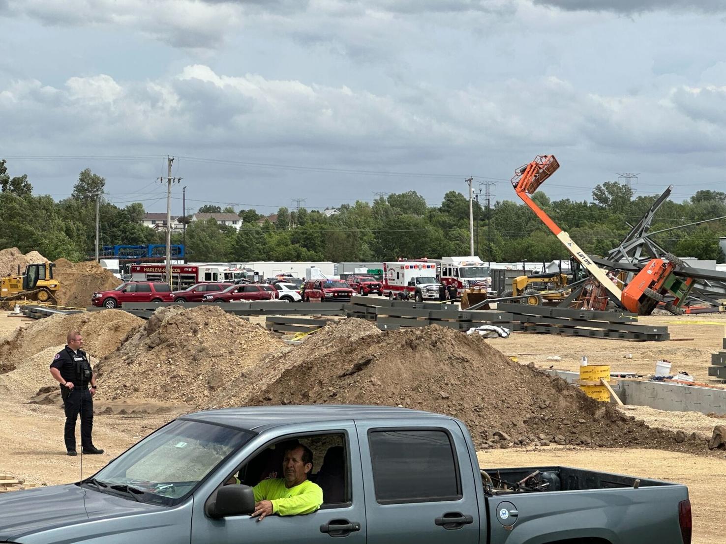 3 workers injured in collapse near Hennig in Machesney Park | Watch ...