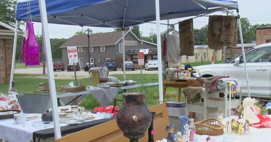 Downtown Rockton brings businesses together for the summer sidewalk ...