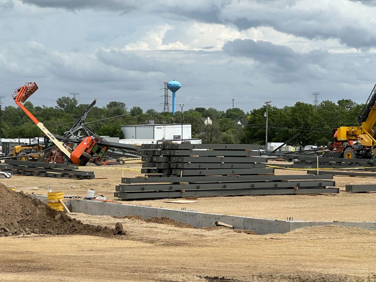 3 workers injured in collapse near Hennig in Machesney Park | Watch ...