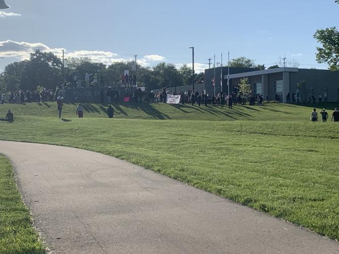 Clean up begins after protests in Rockford | News | wrex.com