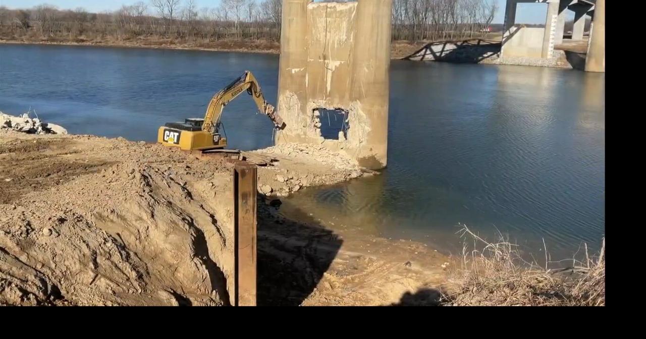 Old Cumberland River Bridge Pier Demolition Coming Up | Video | wsiltv.com