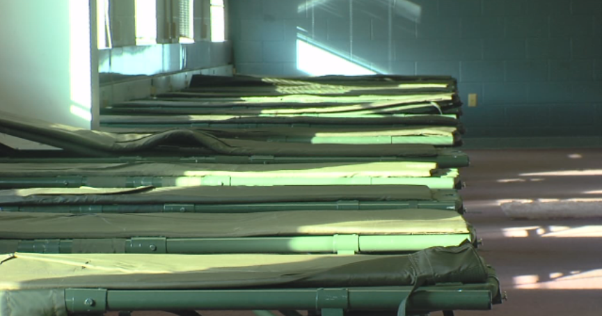 Dozens help a local warming center get prepared | Illinois | wsiltv.com