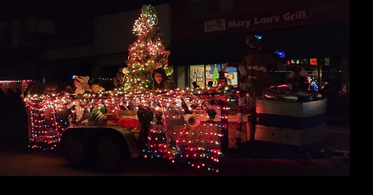 Carbondale Lights Fantastic Parade 2022 | | wsiltv.com