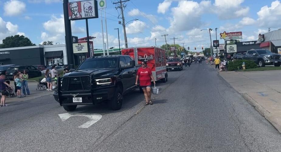 WSIL marches in the Rend Lake Water Festival parade | News | wsiltv.com
