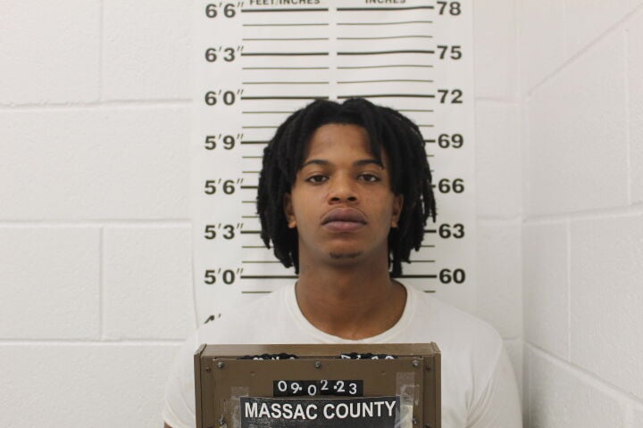 Woman Punched And Choked Wheelchair Bound Man Punched Metropolis Pd Releases Arrests Report 1007