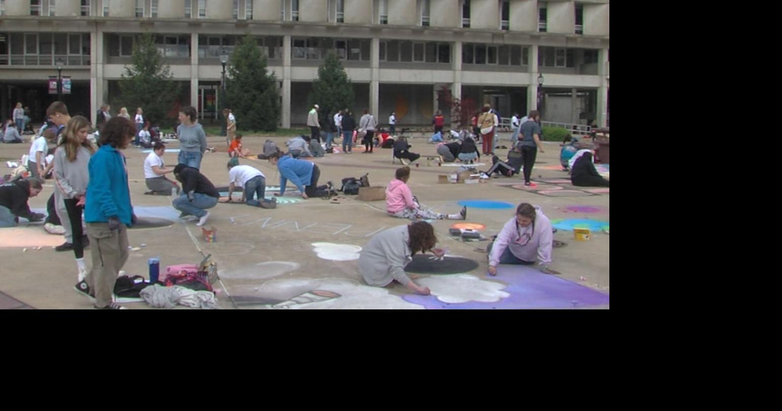 Hundreds Take Part in Chalk Eclipse Event at SIU | News | wsiltv.com