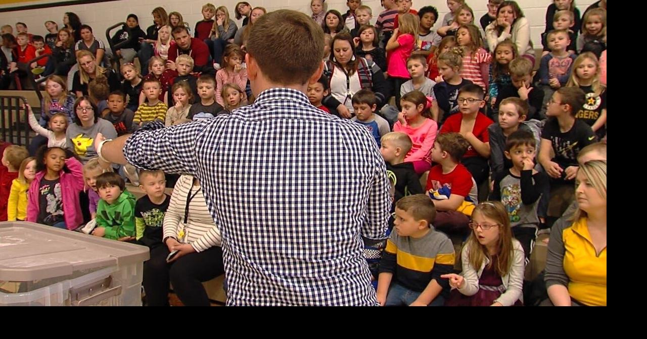 WSIL Weather Academy travels to DeSoto Grade School | News | wsiltv.com