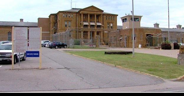 Flooding puts Menard Correctional Center on lockdown | News | wsiltv.com