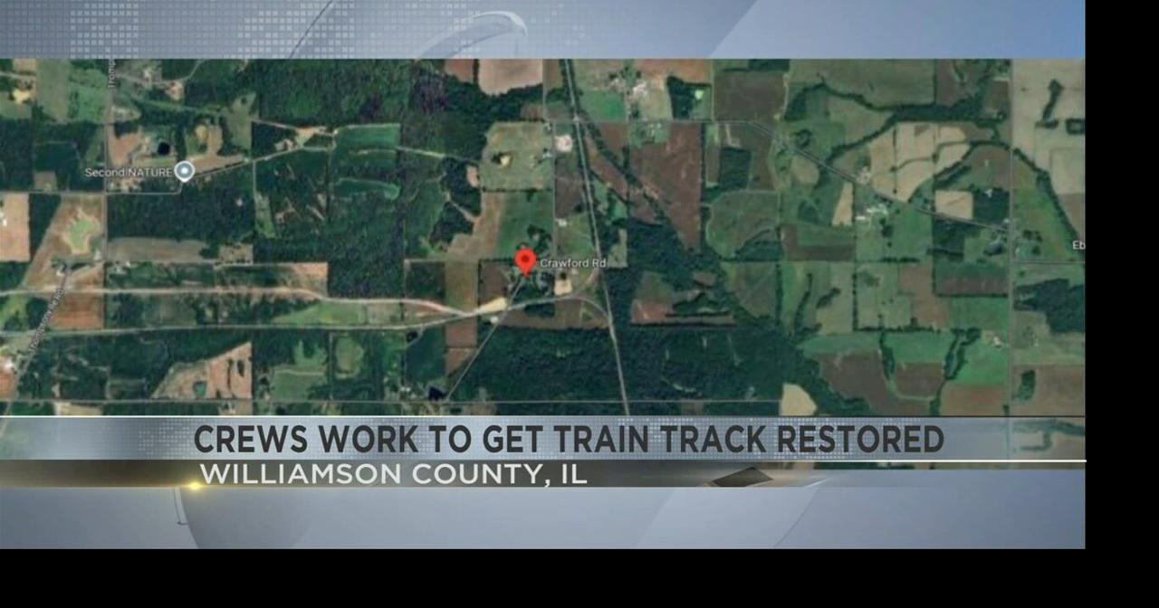 Crews cleaning up after train derails in Williamson County | Video ...
