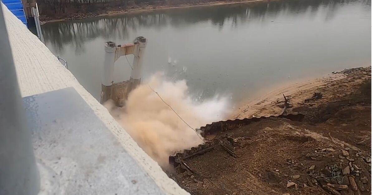 Old Smithland Bridge demolished, video released | News | wsiltv.com