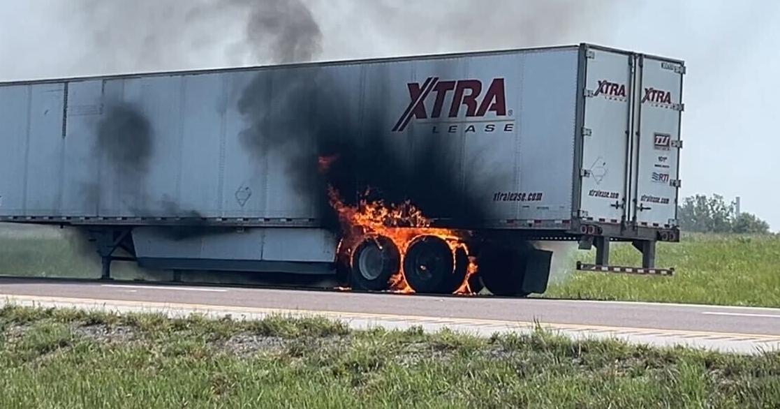 Semi-Truck Trailer on Fire on I-57 | Illinois | wsiltv.com