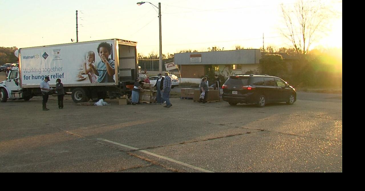 Food drive-through event helps feed those in need | News | wsiltv.com