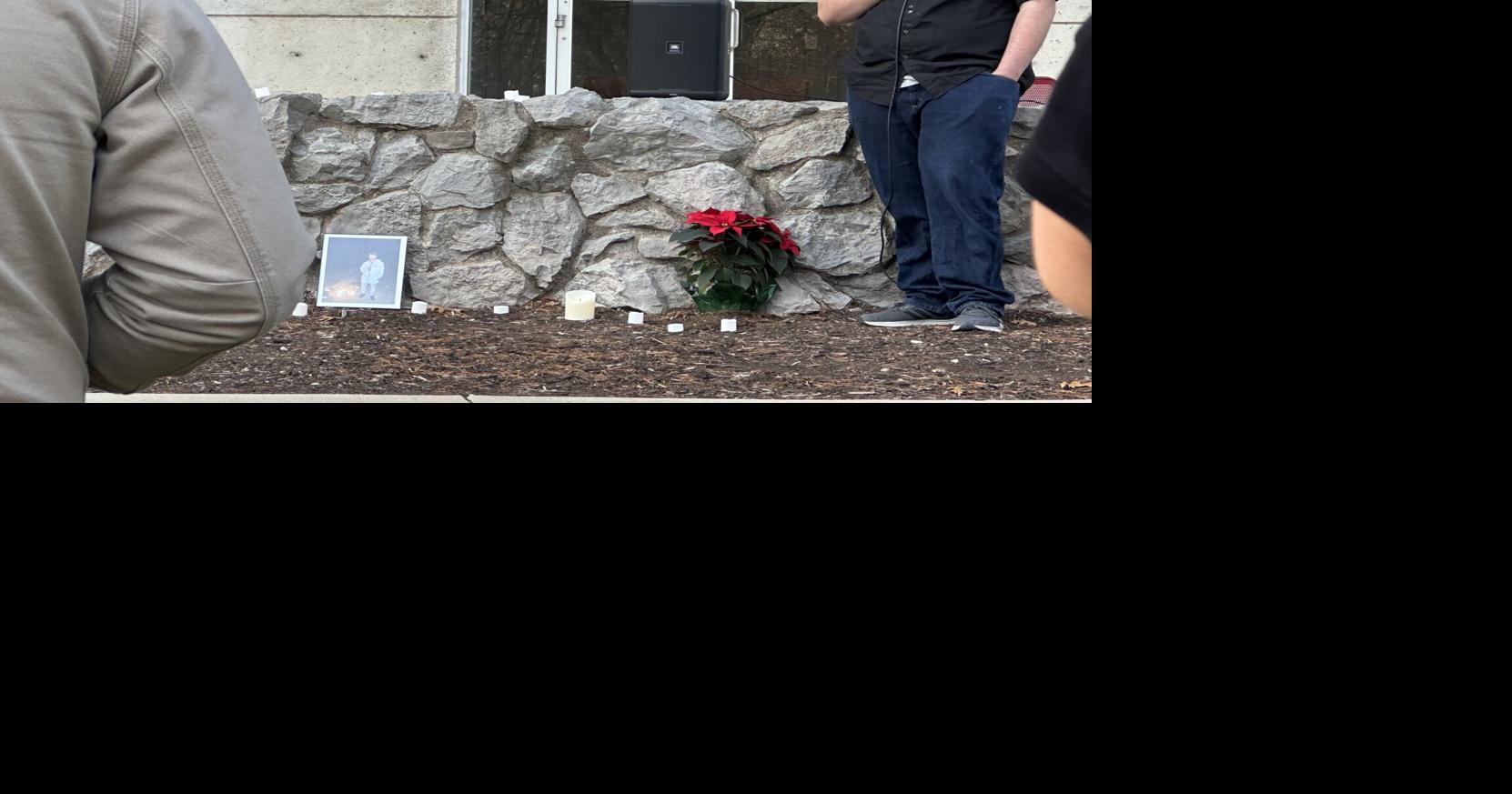 Hundreds gather to remember two SIUC students who died in crash | News ...