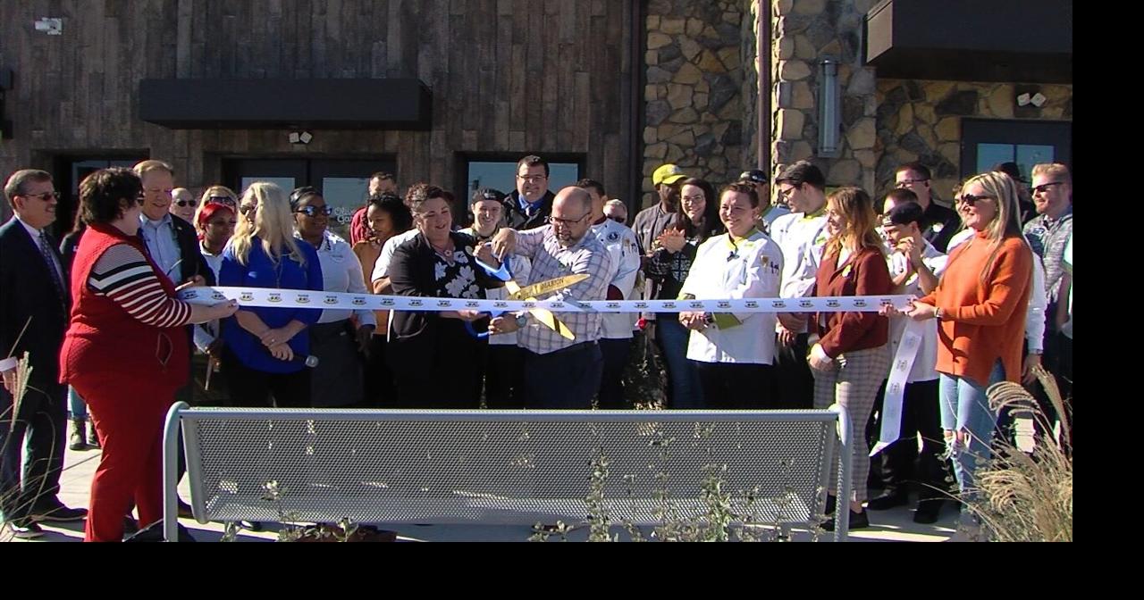 Ribbon cutting held for new Olive Garden in Marion | News | wsiltv.com