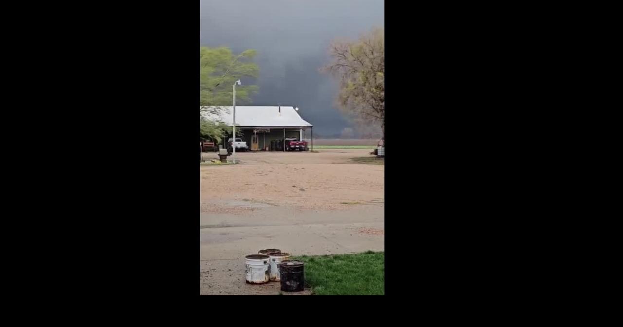 High winds, possible tornado near Elba, NE | Video | wsiltv.com