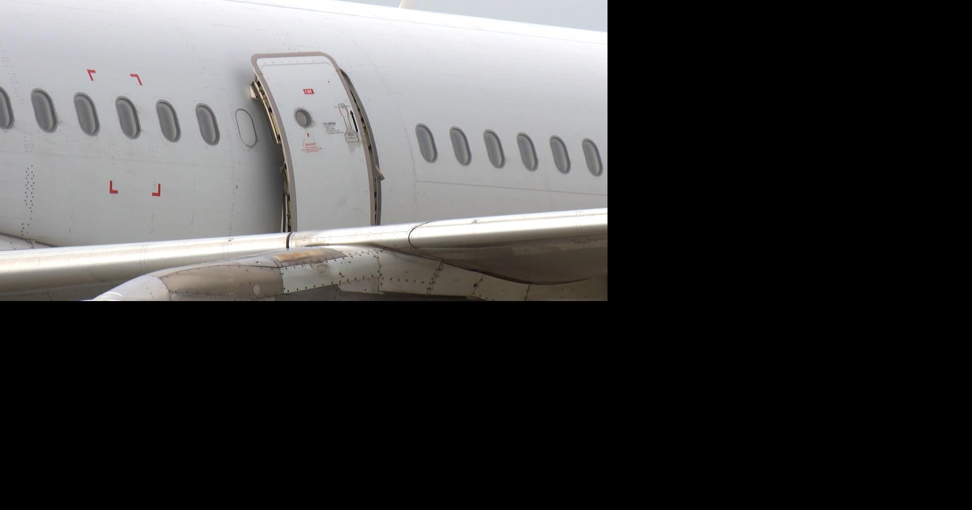 Terrifying moments as plane door opens midair on Asiana Airlines flight ...