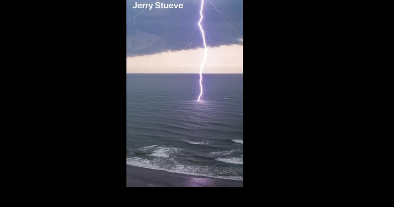 Whoa! incredible lightning photo from North Myrtle Beach, SC #shorts ...