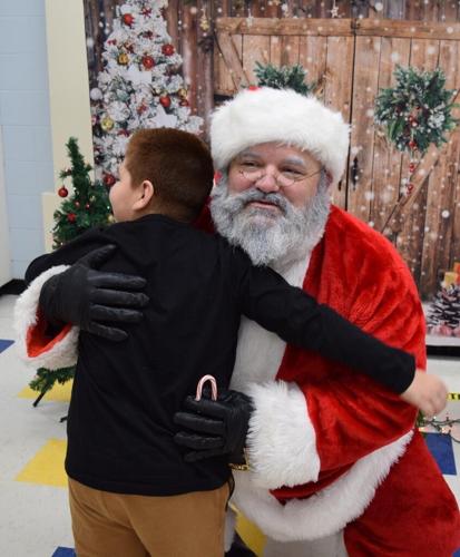 He never forgets these kids, a true heartwarming Santa tale | Local ...