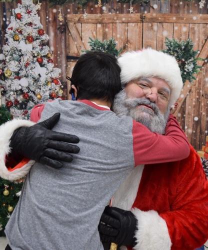He never forgets these kids, a true heartwarming Santa tale | Local ...