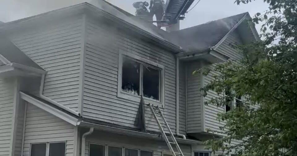 Aurora apartment fire displaces three residents | Local News | wspynews.com