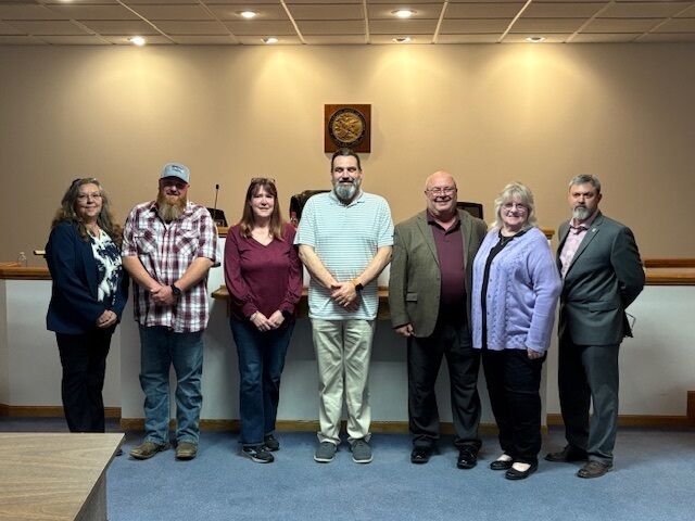 New Sandwich alderpersons, elected city officials sworn in during city ...