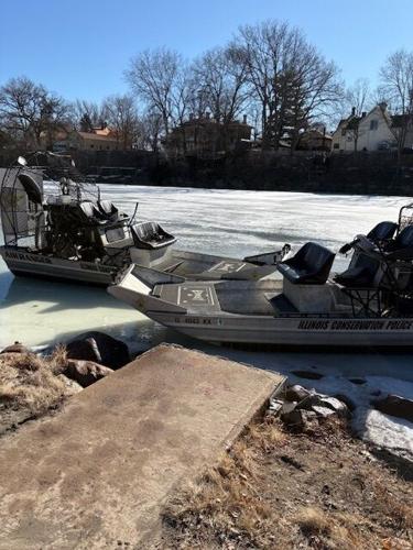 Illinois Conversation Police officers learn to operate airboats in ...