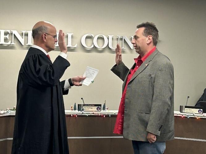 Kendall County Board holds re-organizational meeting to swear in re ...
