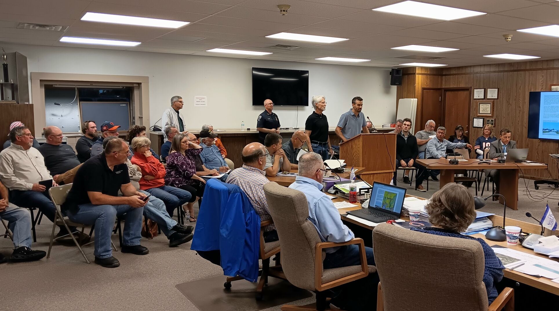 Plano City Hall filled as solar farm debate continues | Local News ...