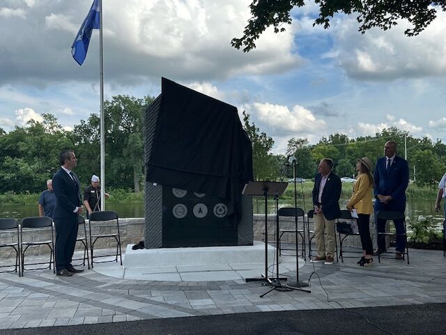 New monuments honoring veterans, first responders unveiled in ceremony ...