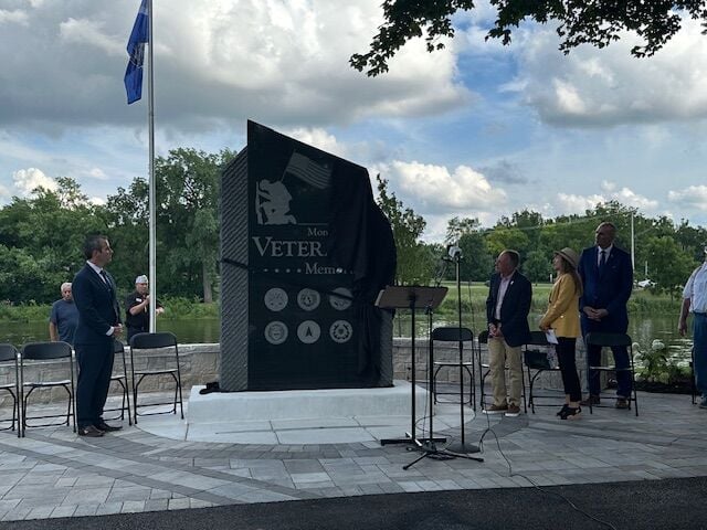 New monuments honoring veterans, first responders unveiled in ceremony ...